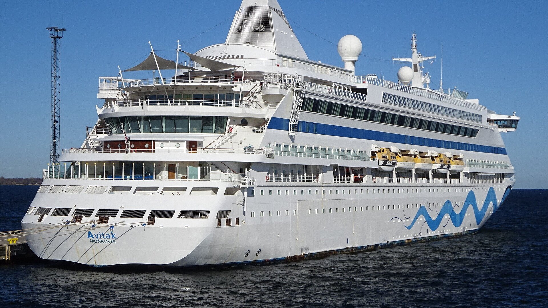 Former AIDAvista arrives in China for drydocking and major conversion ...