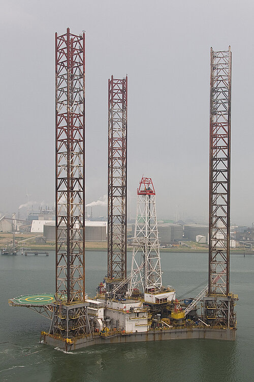 Conversion of jack-up rig into accommodation unit - Ship & Offshore